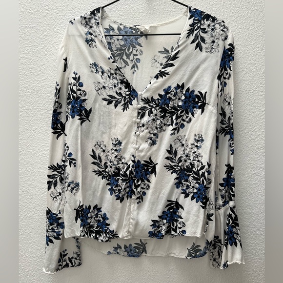 Korye | Tops | Korye Floral Blouse With Slit Bell Sleeves | Poshmark